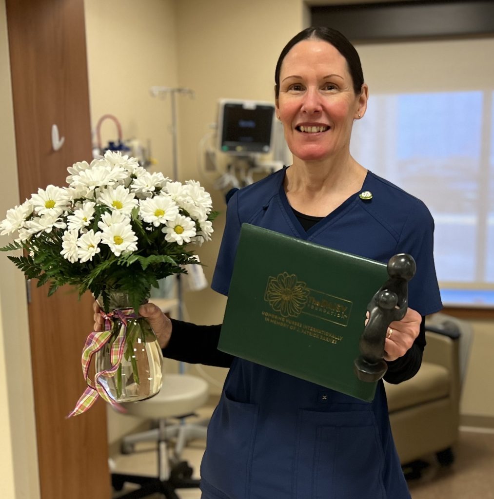 Riverwood presents DAISY Award to oncology nurse - Riverwood Healthcare ...
